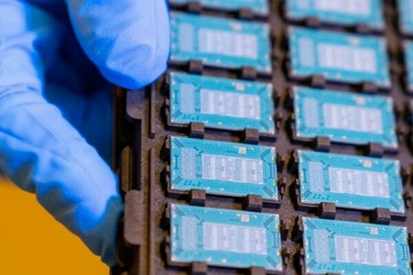 AMD может обойти и Samsung, и Intel, первой выпустив частично ...